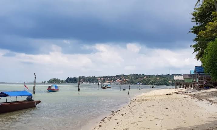 5 Wisata Pantai Menarik Yang Wajib Kamu Kunjungi Bila Berwisata ke ...